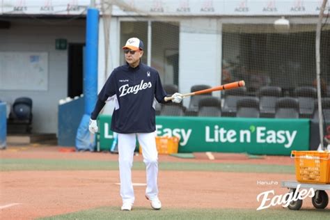 지난해 한화 타격 이게 문제였다 新 타격 코치가 진단한 이유 노시환 타구가
