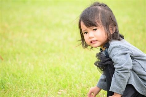 「魔の2歳児」とは？パターン別イヤイヤ期の対処法と育児のコツは？ Yotsuba よつば