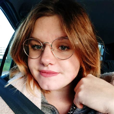 Romane Le Broussois Assistante Logistique Chimirec Valrecoise Linkedin