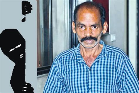 മതിലുകളില്‍ ചാടിക്കയറും വിരല്‍ കുത്തിയോടും കൈയില്‍ എപ്പോഴും ആയുധം