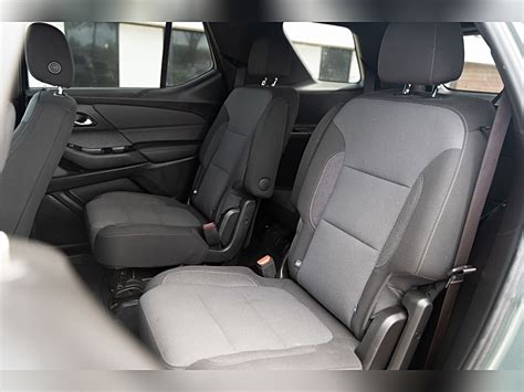 2023 Chevy Traverse Lt 7 Passenger Captains Chairs Discounted New