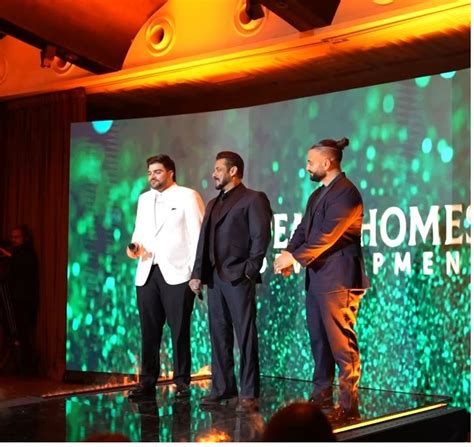 مشاهد لا تنسى جمعت سلمان خان مع أفراد عائلته أخرها في دبي مجلة هي