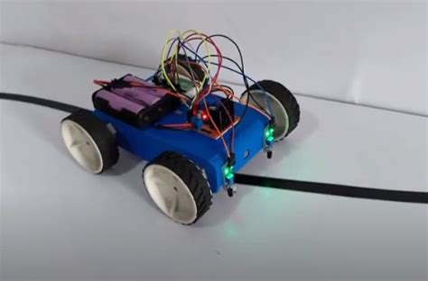 Raspberry Pi Pico Based Line Following Robot