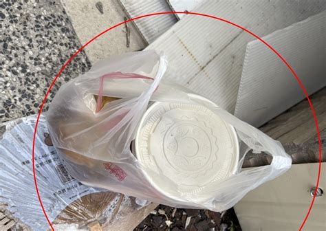 美食街驚現「牛肉湯餃怪盜」！｜男子伸手一撈竟辯：「這很正常？」 Enn台灣電報