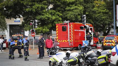 Attaque Au Couteau Dans Un Lycée à Arras Dominique Bernard