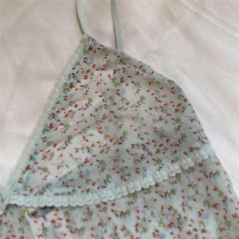 Reserved 📌🧚‍♂️🛍️ Old Navy Vintage Cami Floral Cute Cami Depop