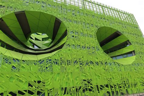 Le Cube Vert Incroyable B Timent De Jakob Macfarlane Lyon Confluence