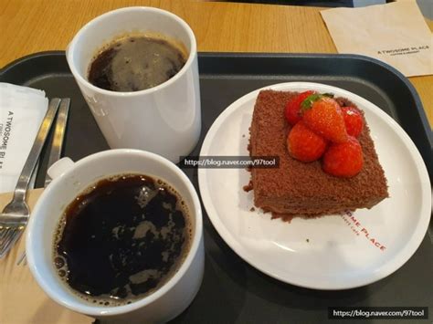 투썸플레이스 떠먹는 스트로베리 초콜릿 생크림 케이크 And 아메리카노 네이버 블로그