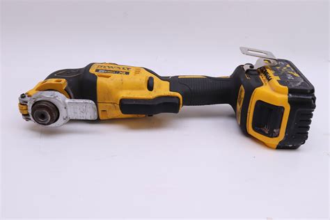 DeWalt DCS Cordless Brushless V Max Variable Speed Oscillating Multi Tool