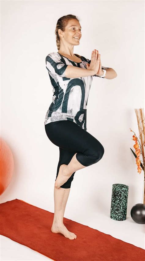 Pilates im Stehen Top Übungen für Balance und Rücken
