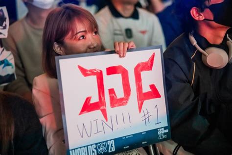 Cannon Minion Steals Spotlight From Jdgs Qualification To Worlds