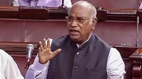 Rahul Gandhi Will Answer Mallikarjun Kharge On Smriti Iranis