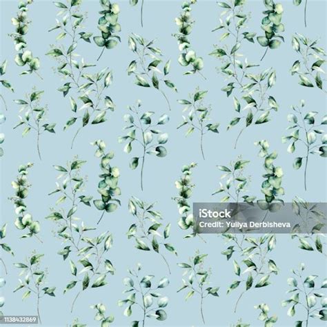 수채화 유칼립투스 파스텔 파란색 배경에 완벽 한 패턴입니다 손으로 그린 고립 된 실버 달러 유칼립투스 분기와 나뭇잎 디자인 인쇄