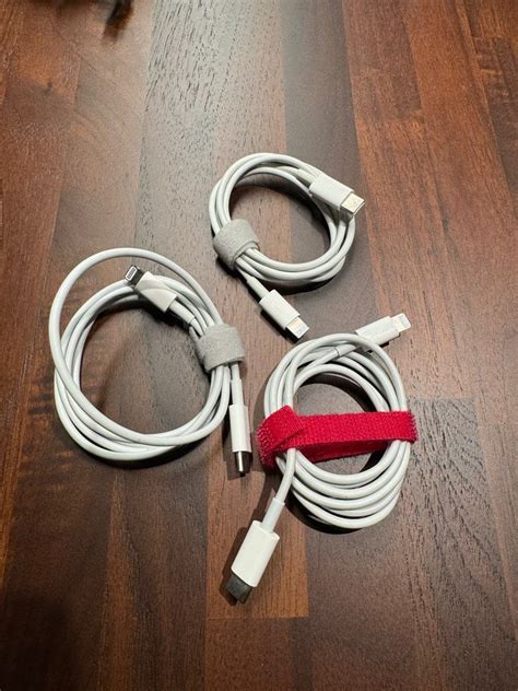 Apple 原廠 Usb C 對 Lightning 連接線 1 公尺 手機及配件 電子周邊配件及產品 充電器及電線在旋轉拍賣
