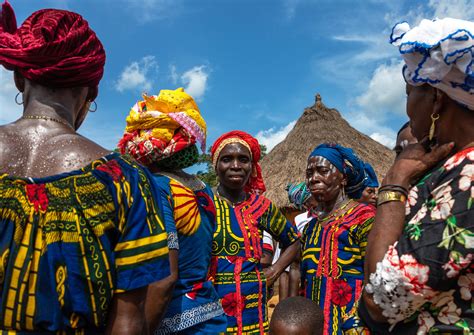 Dan Tribe Women Celebrating The Yam Harvest In A Village Flickr