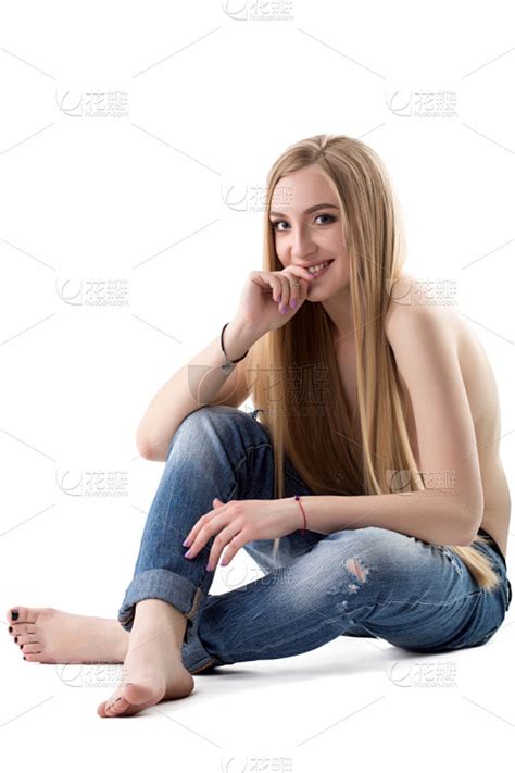 牛仔裤 无上装 时髦的 时装模特 垂直画幅 金色头发 美 女人 欲望 美人