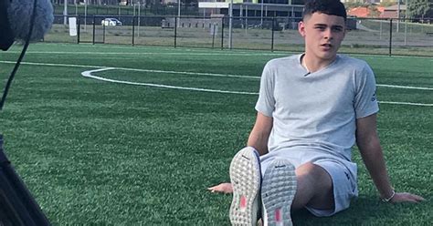 Futbolista de raíces peruanas firmó contrato profesional con el
