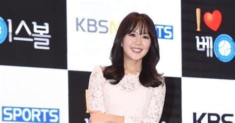 이지수 시선 사로잡는 밀착 원피스