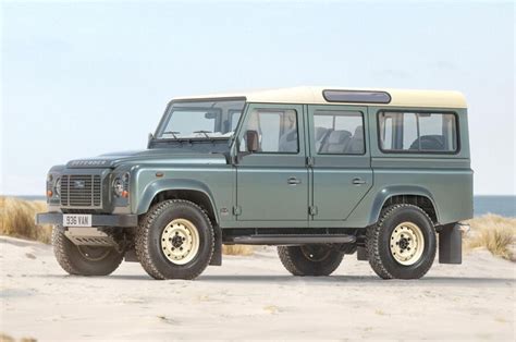 Land Rover Defender Car Defender Classic V8 Bespoke Division Special