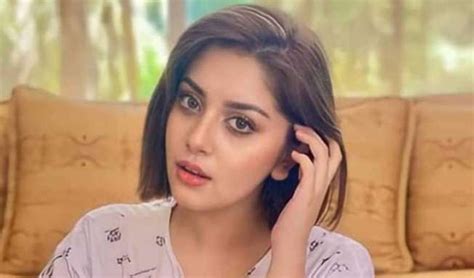 Alizeh Shah Shocks Fans By Deleting All Instagram Posts