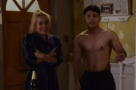 Coronation Street Stephanie Davis Response As Fans Uncomfortable By