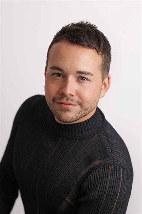 Angela Cavanaghs Instagram Twitter And Facebook On Idcrawl