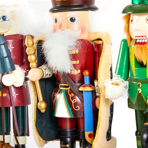 Wooden Nutcracker Figurines Gil And Roy Props