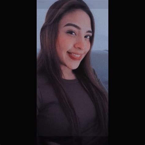 Lizz May Lizzmay • Threads Say More