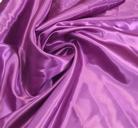 Cetim Charmeusse Liso Uva Claro Só Tecidos Todo site em 12x sem Juros