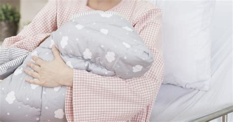 산후조리원서 내 밥 홀랑 뺏어 먹은 남편 이혼 사유로 우습나