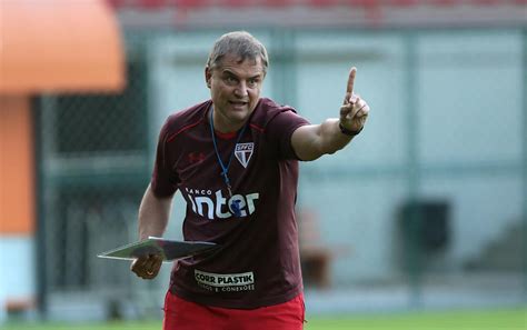 Tático E Bolas Paradas Concluem Preparação Spfc