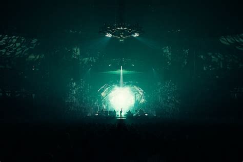 「米津玄師 2023 Tour 空想」より、「「地球儀」の歌唱場面。 「君たちはどう生きるか」米津玄師が歌う主題歌のライブ映像公開