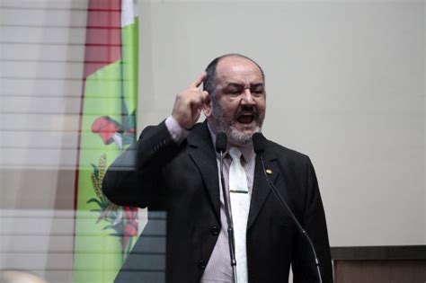 Diretor do Procon de SC é afastado após investigação de assédio sexual