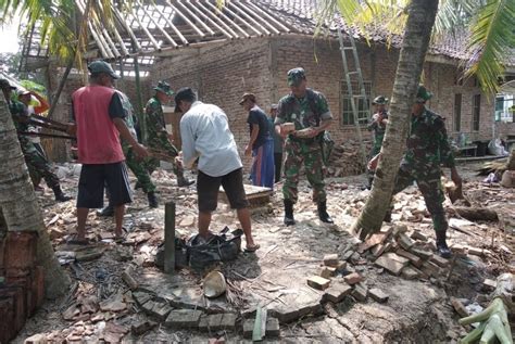 Warga Rajabasa Lampung Masih Trauma Tsunami Tahun Lalu Republika Online