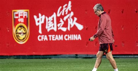 国足主力阵容浮出水面，归化球员或得到重用腾讯新闻