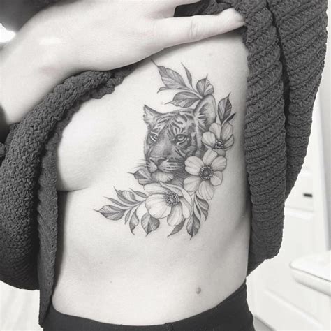 11 Side Boob Flower Tattoo That Will Blow Your Mind
