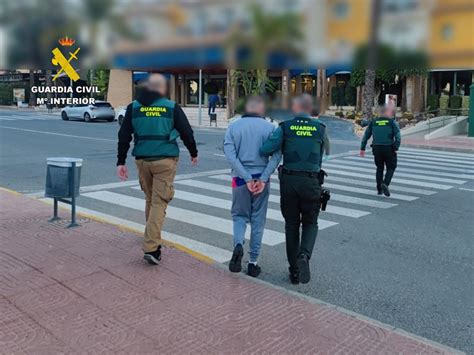 La Guardia Civil Detiene Al Conductor De Un Vehículo Lanzadera