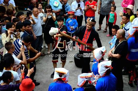 广西金秀：传统村落瑶韵引游客 人民图片网