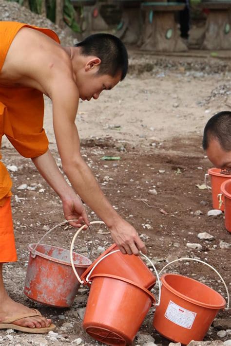 ວັດທາດສຸວັນນ ວັດທາດສຸວັນນະຜ້າຄຳ Thatsuvannaphakham Temple