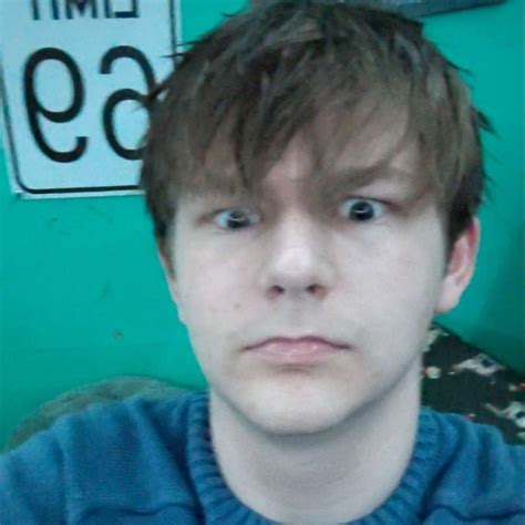 Andrew Smith 123 Andrew Smith556 เรื่องราว Snapchat ตลอดจน Spotlight และเลนส์