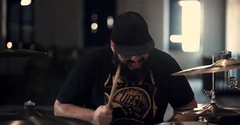 CRISTO SUBURBANO RECORDS SANTA CRUZ LANÇA NOVO CLIPE PARTICIPAÇÃO