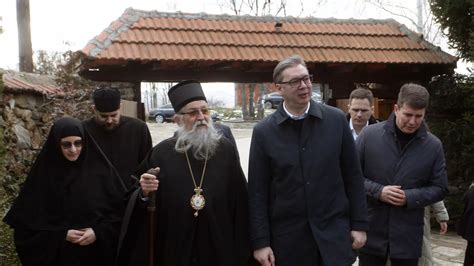 Вучић Не видим разлог да се „Весели се српски роде“ не пева на