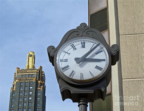 Clock Chicago Time At Bruce Moreno Blog