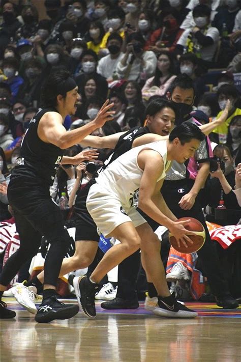 「ゆうき」対決は富樫に軍配！ 167センチと172センチが真剣ジャンプボール【bリーグオールスター】：「おっ！」でつながる地元密着のスポーツ