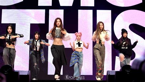 포토 신나는 엔믹스 Love Me Like This 무대
