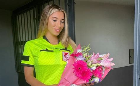 Elif Karaarslan Kimdir Kaç Yaşında Ve Nereli Onedio