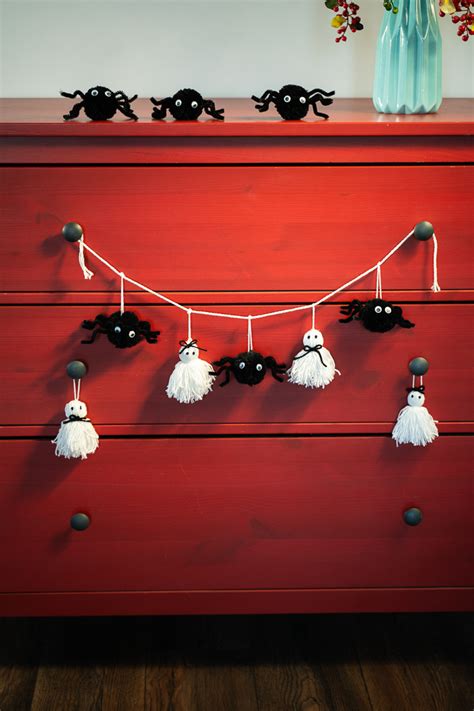 17 Awesome Diy Halloween Garlands Shelterness