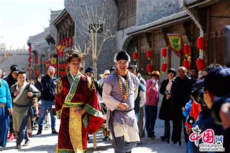 甘肃张掖丹霞口旅游度假小镇成春游打卡地 旅游中国 中国网 中国旅游外宣第一品牌