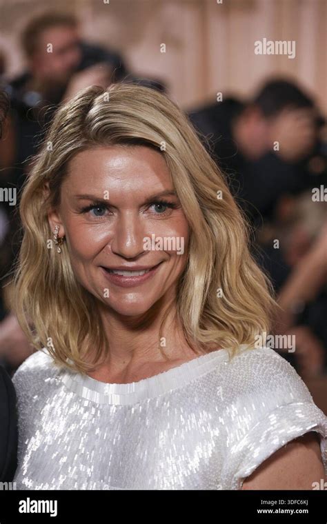 Claire Danes At Arrivals For 83rd Annual Golden Globes Part 3