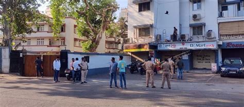 सलमान खान के घर के बाहर फायरिंग से सनसनी गोलियां चलाकर भागे हमलावर